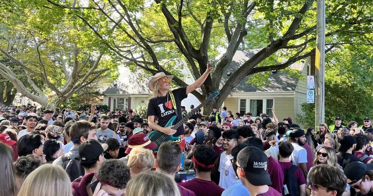 Fake McMaster homecoming draws thousands