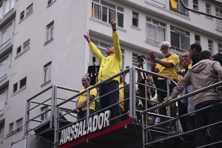 Brazil's Bolsonaro leads rally in support of amnesty law as he faces ...