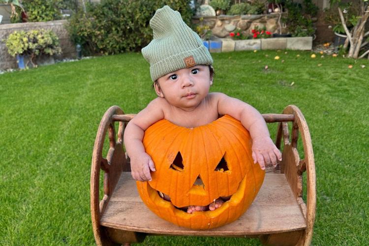 'The best gift ever': Baby is born after the rarest of pregnancies ...