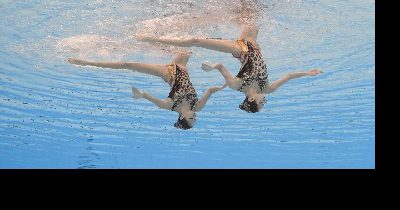 Twins Wang Liuyi and Wang Qianyi of China claim another artistic ...