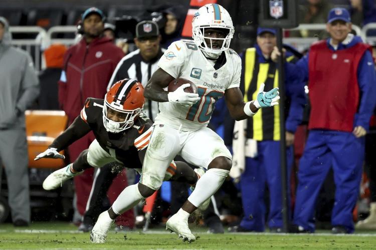 Race between Tyreek Hill vs. Noah Lyles moves one step closer. Distance ...