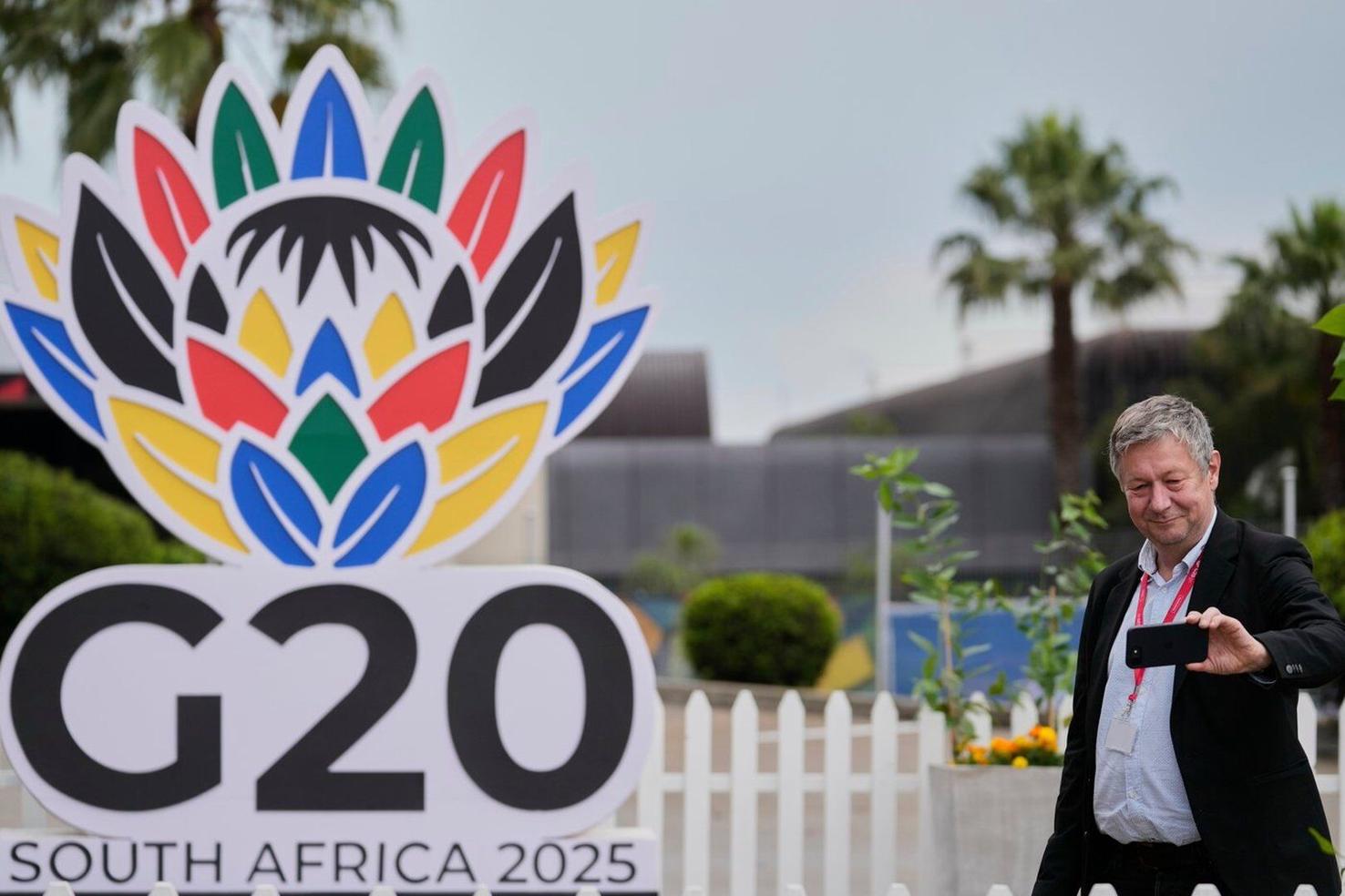 Leaders adopt a declaration at the start of South Africa's G20 summit ...