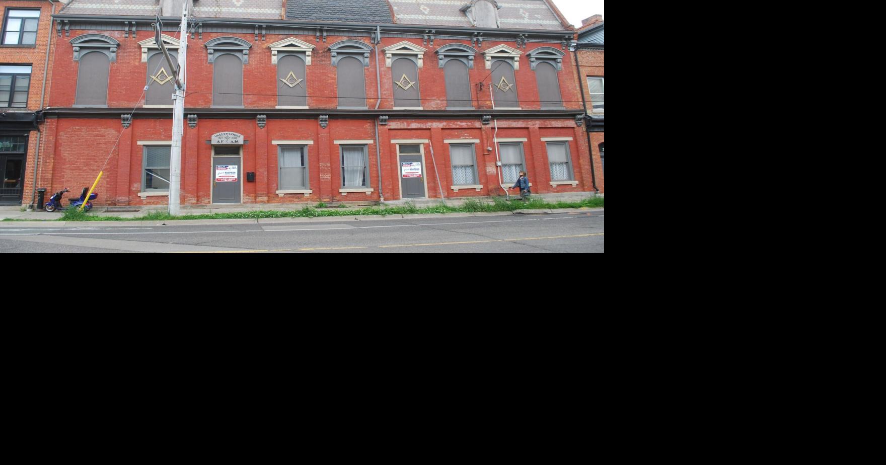 Dundas former Masonic Lodge window replacements recommended for heritage permit