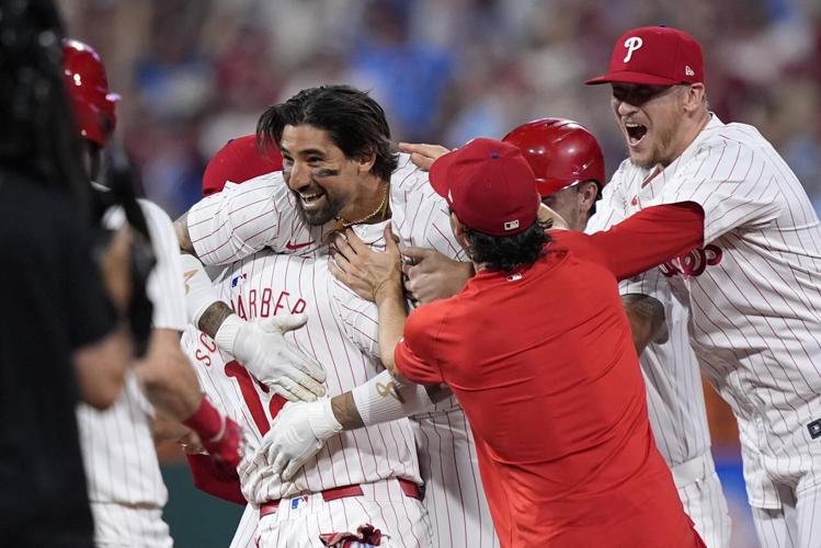 Phillies rally late for 4-3 win over Padres