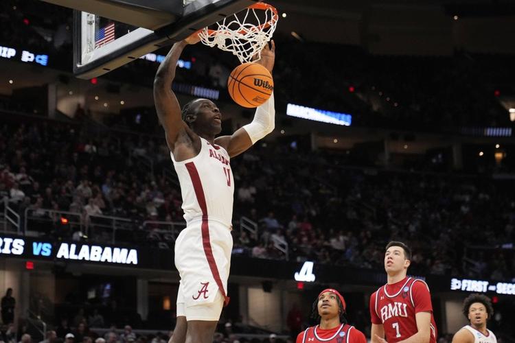 Mark Sears and Alabama survive scare and beat 15th-seeded Robert Morris ...