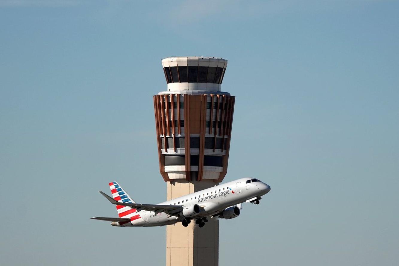Thanksgiving air traffic could 'slow to a trickle' if shutdown persists ...