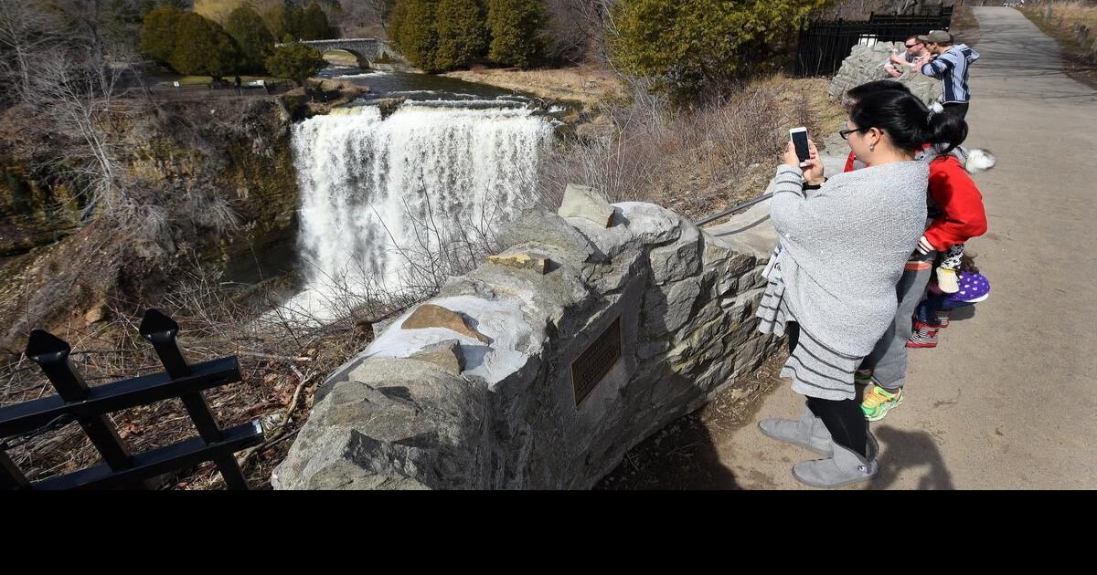 Spencer Gorge reservations rolled back to fall season