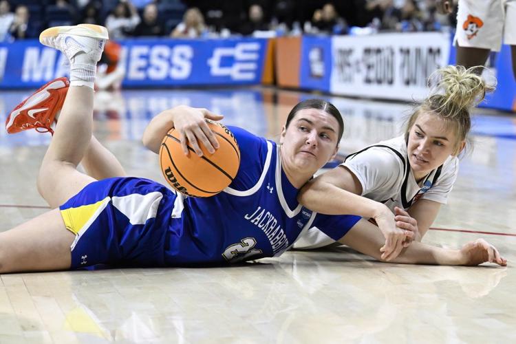 March Madness: Mathiowetz, Meyer help South Dakota State rally past ...