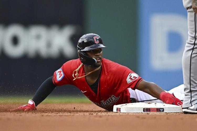 Josh Naylor singles home his brother Bo with the go-ahead run in the 8th, Guardians edge Tigers 2-1