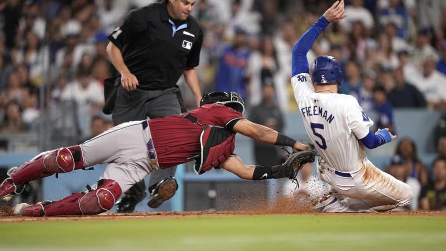 Christian Walker hits 16th and 17th career homers at Dodger Stadium ...