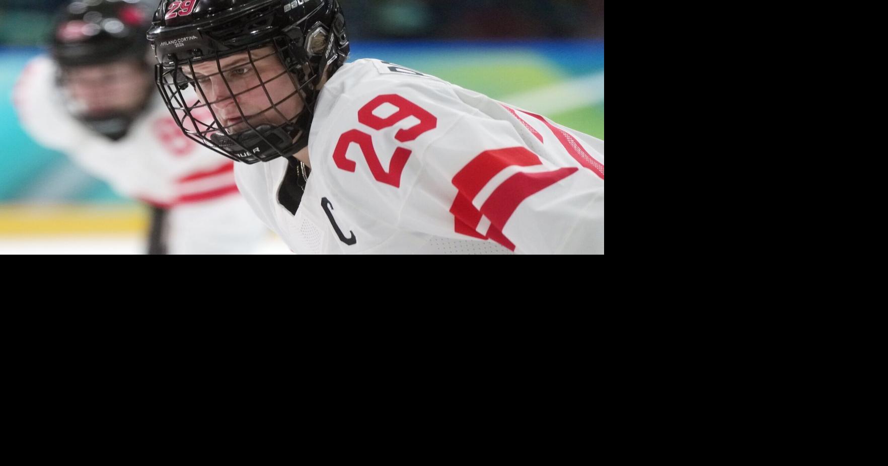 Marie-Philip Poulin back in lineup for knockout stage
