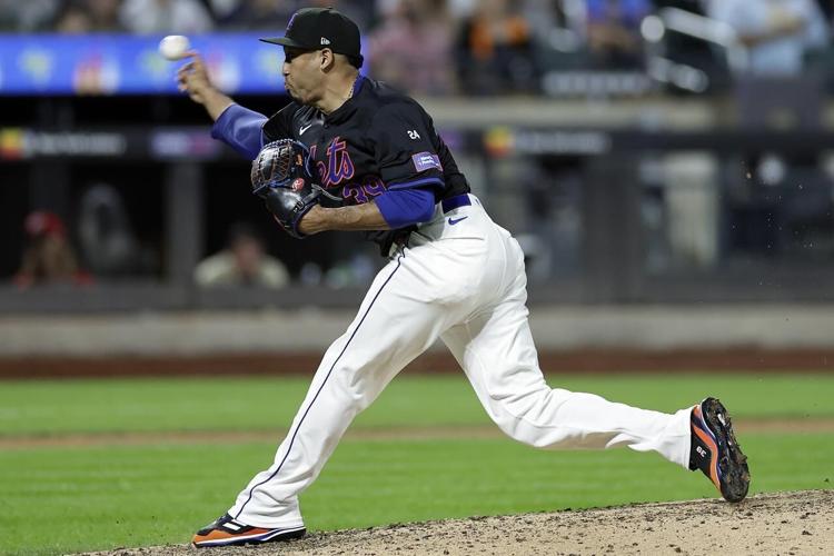 Díaz brothers pitch in same game for 1st time as Mets top Reds in front ...