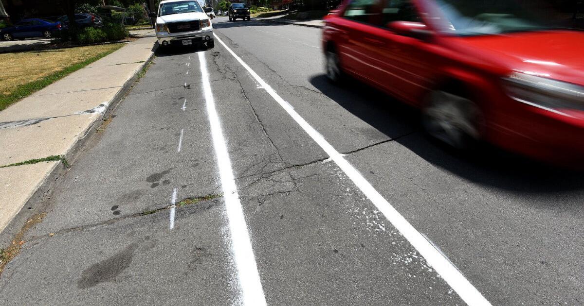 Hamilton installs new bike lanes along Stonehenge Drive