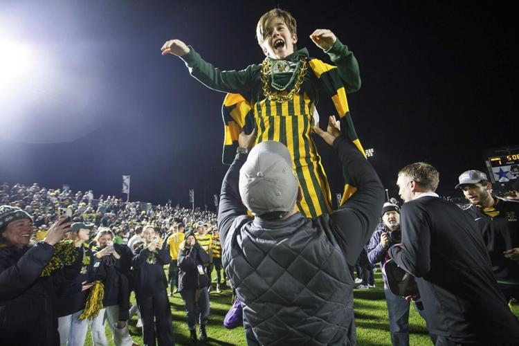 Vermont claims the program's first national championship on Maximilian ...