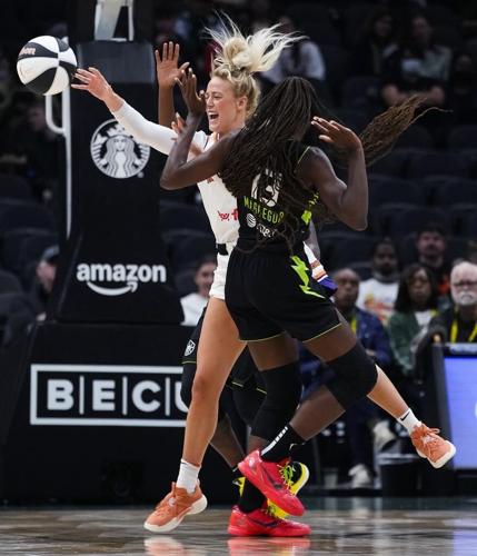 Ezi Magbegor scores 13 of her 21 points in the 1st quarter as Storm ...