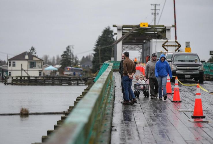 Wagon-dragging B.C. islanders face weeks without vehicle bridge ...