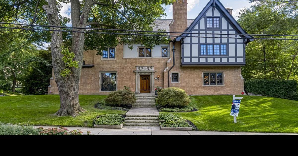 Hamilton home listed for $3.25M ‘meticulously maintained’