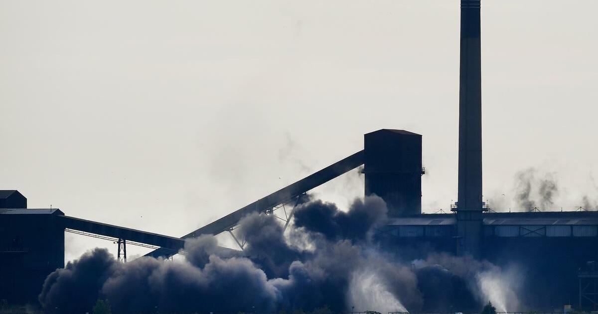 Massive blast marks end of an era at Stelco
