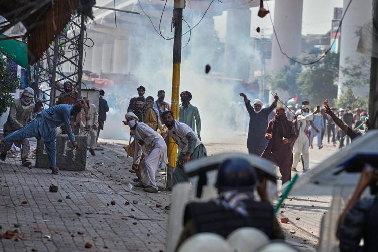 Arrests at pro-Palestinian protest after violence flares in Pakistan's ...