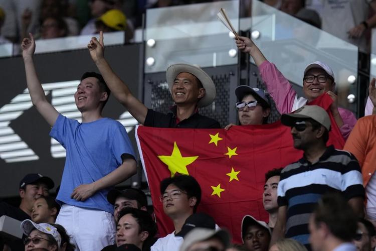 Zheng has some extra inspiration after Li Na's surprise visit at the ...