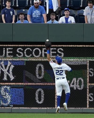 Meadows gives Detroit lead with broken-bat single in the 10th, Tigers ...