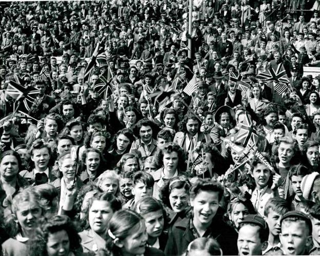 V-E Day celebrated in Hamilton in 1945