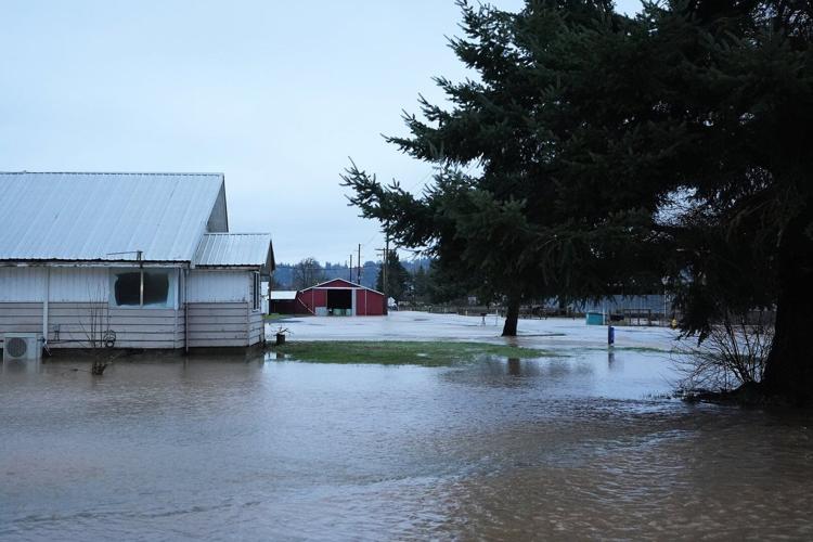 Record flooding threatens Washington as more heavy rain pounds the ...