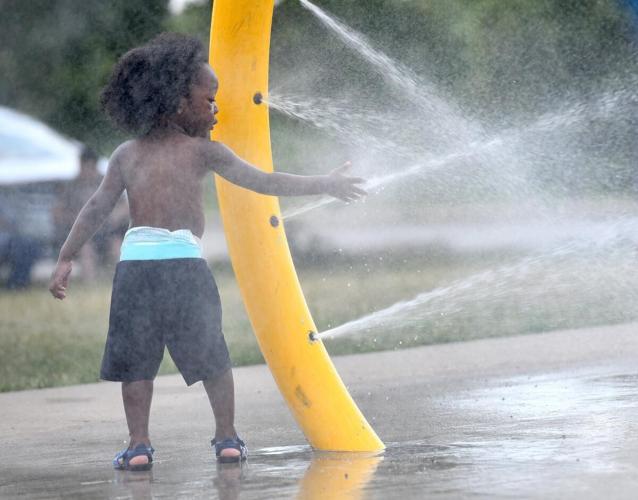 Hamilton continues to heat up Tuesday with chance of thunderstorms on ...