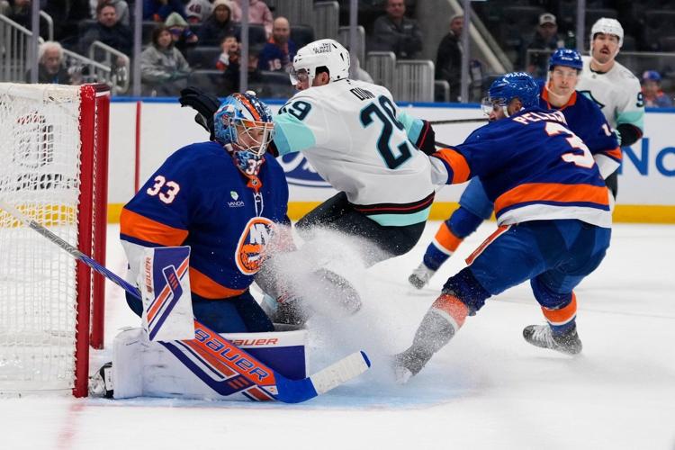 Horvat, Palmieri score in shootout to back Rittich in Islanders' 1-0 ...