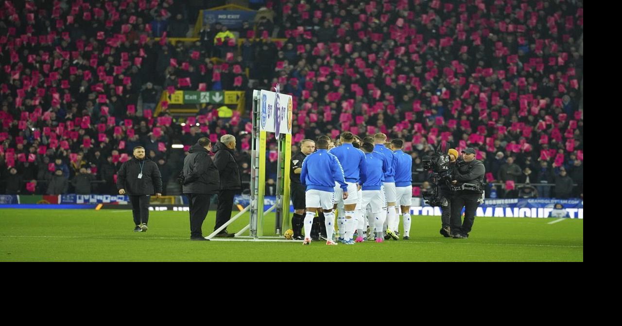 Angry Everton fans march to Goodison Park in protest at 10-point ...