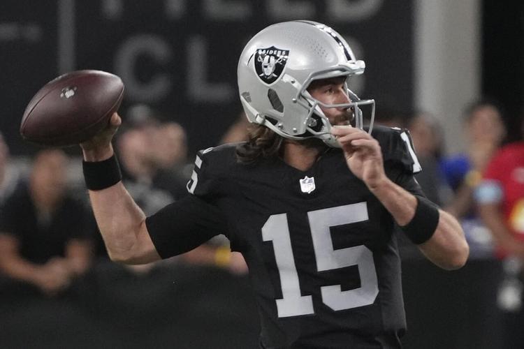 Las Vegas' starting quarterback situation remains uncertain as Raiders ...