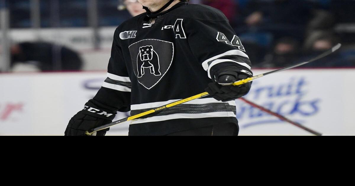 Nathan Staios named OHL defenceman of the year