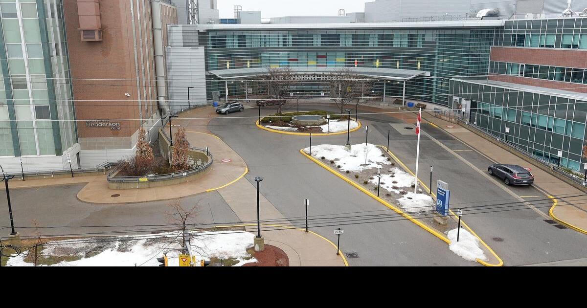 Hamilton hospital staff shortages increase as COVID hospitalizations rise