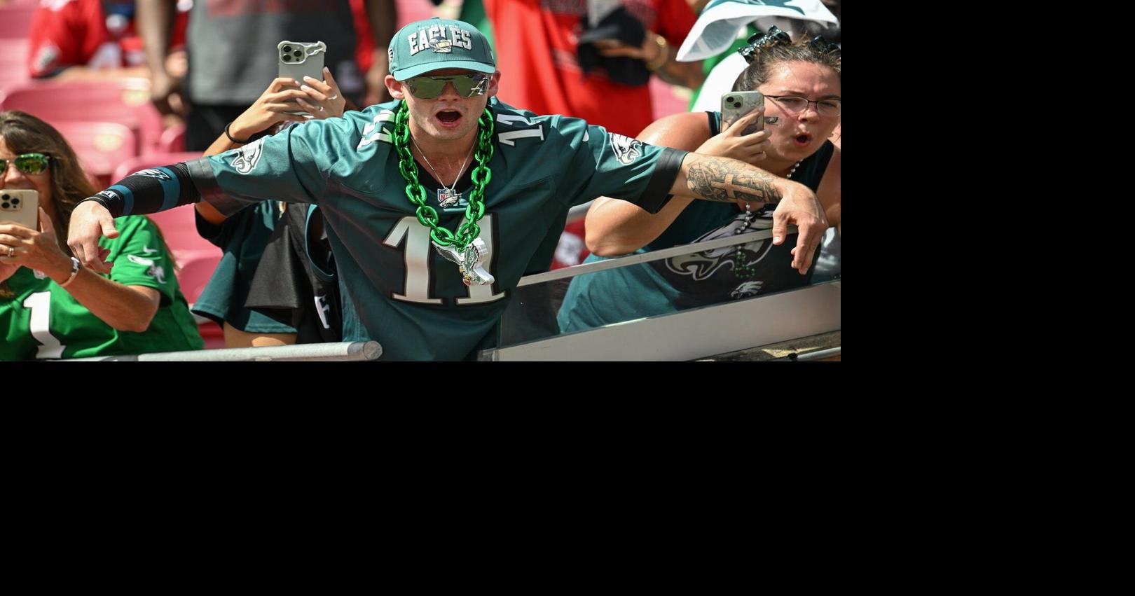 Bucs' Chase McLaughlin hits 65-yard field goal; Eagles score another ...