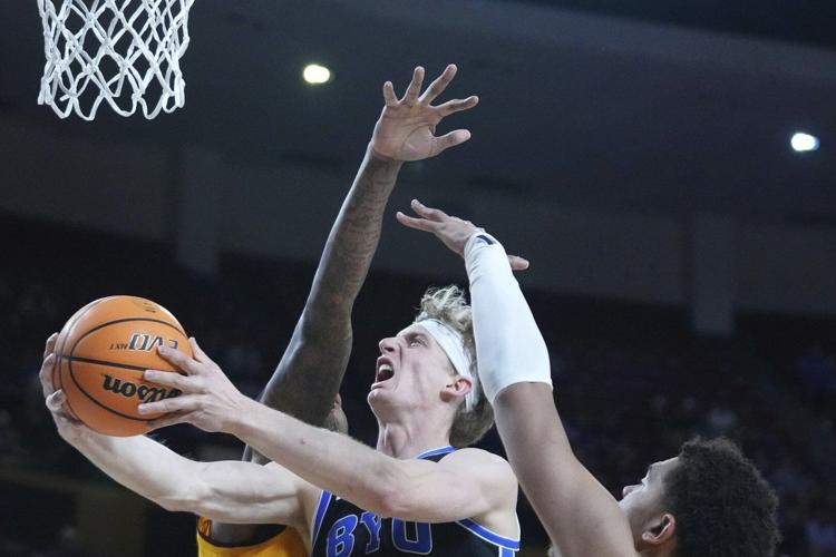 Saunders scores 26, No. 25 BYU wins its fifth straight by beating ...
