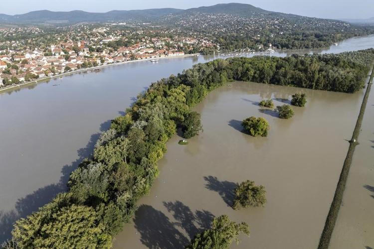 Rising rivers threaten southern Poland as flooding recedes elsewhere in ...