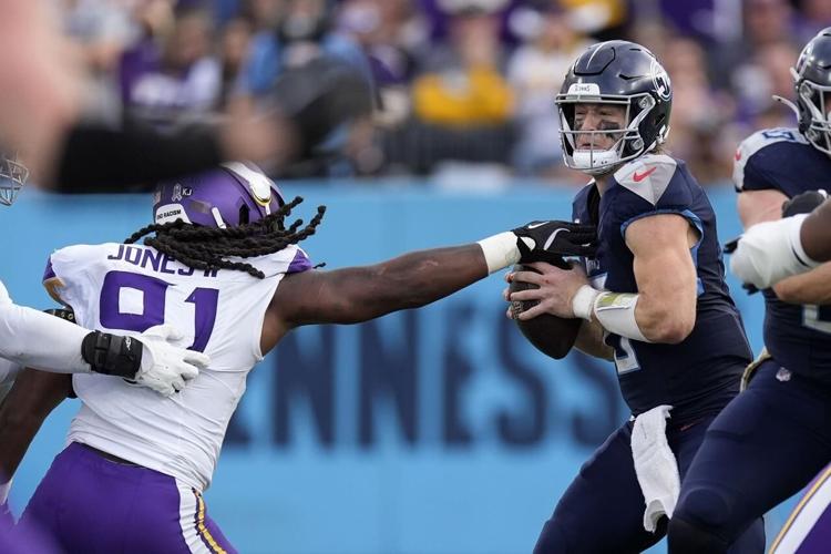 Vikings keep putting pressure on opposing QBs without relying as heavily on the blitz