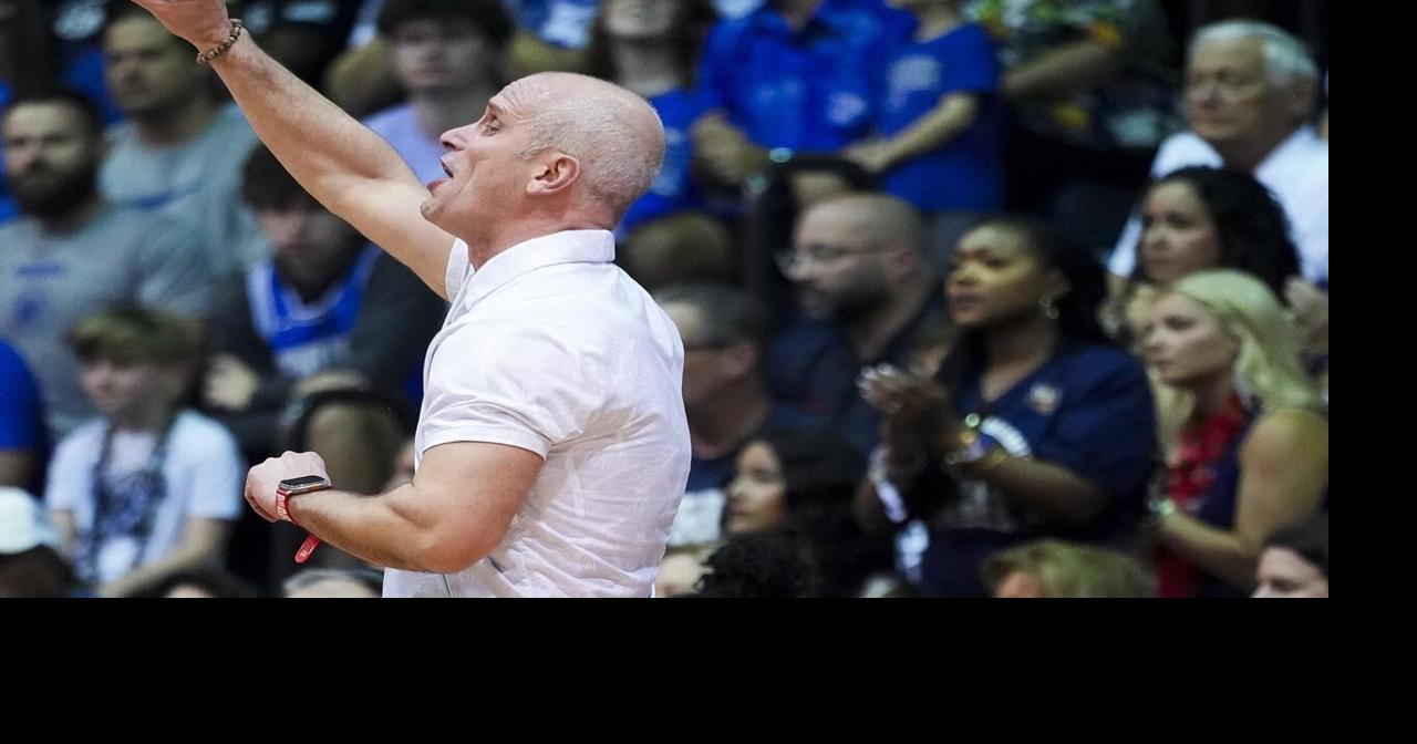 UConn loses its cool, then loses a game. And Dan Hurley had some ...