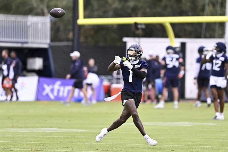 Stefon Diggs bringing 'competitive spirit' among Texans receivers early ...