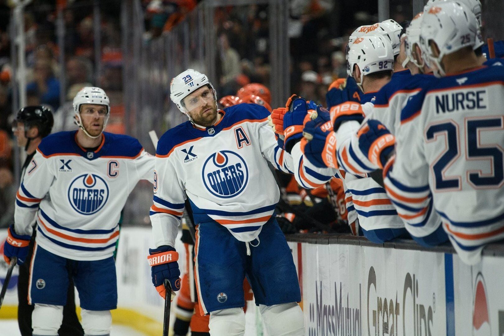 Bruins' Pastrnak among the many stars delivering big plays in the face ...