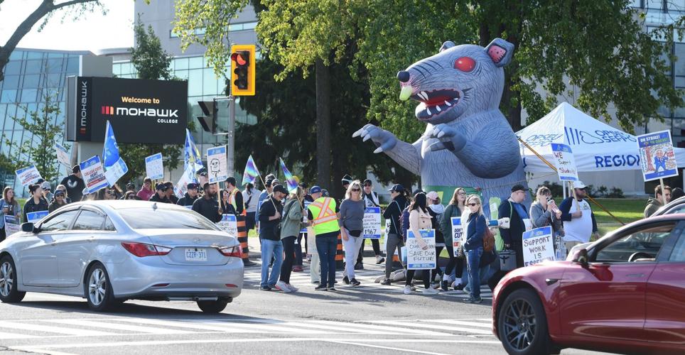 Classes cancelled at Mohawk College as support staff picket