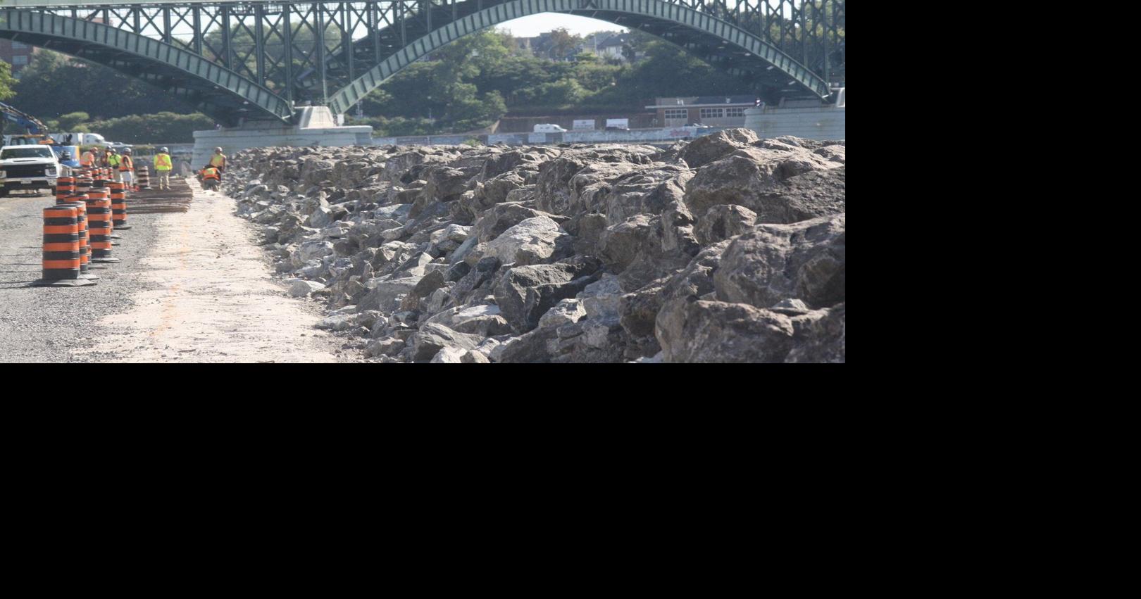 Giant boulders deployed to protect Fort Erie breakwall from nature's fury