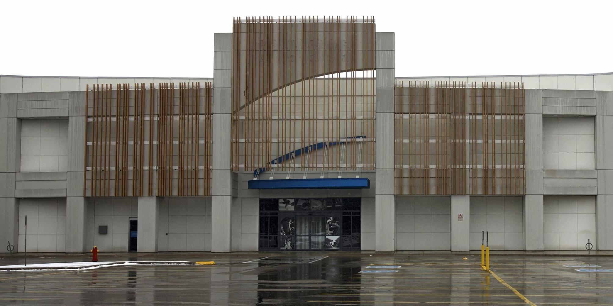 What’s going into vacant anchor tenant space at Mapleview?