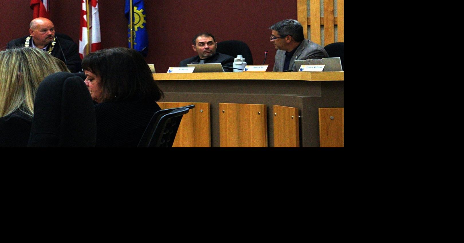 Mayor calls councillor 'rude' over 'inquisition' of Midland fire chief