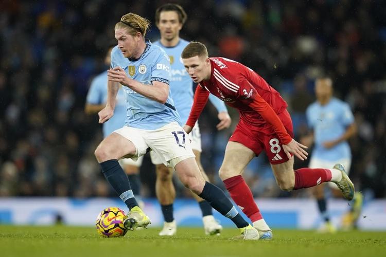 Liverpool's lead cut in Premier League and Man City ends slump. Chelsea ...