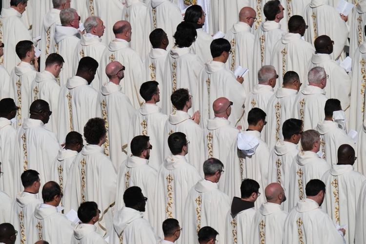 Pope Leo urges peace in first Easter Mass as Christians celebrate in ...