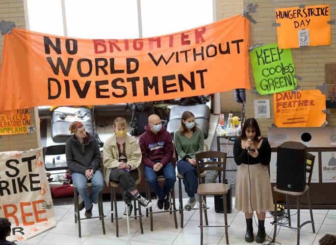 McMaster students rally to support hunger strikers