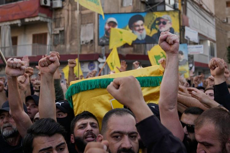 Thousands mourn Hezbollah commander killed in Israeli airstrike