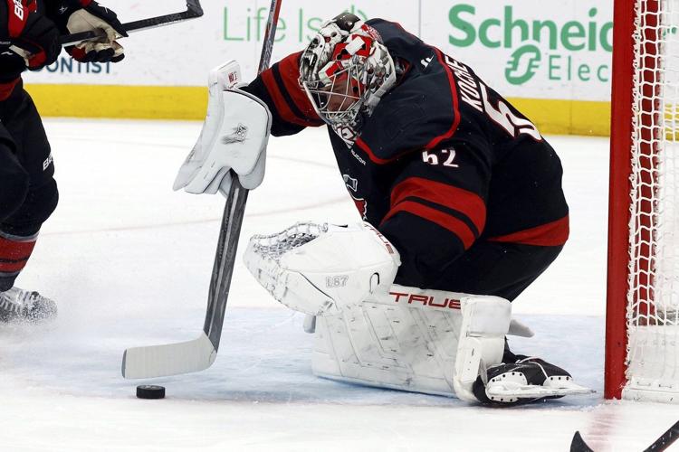 Jankowski scores 2, Kochetkov gets 2nd shutout as Hurricanes beat Flyers 5-0