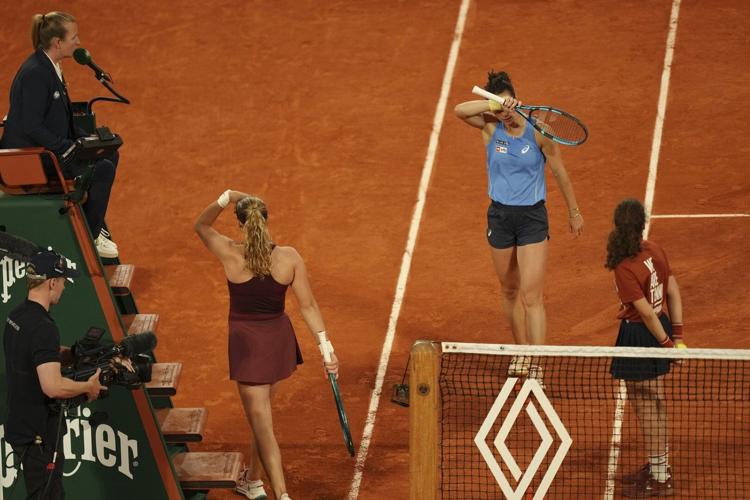 A fairy tale in Paris: French wild card Boisson stuns No. 6 Andreeva to reach French Open semis